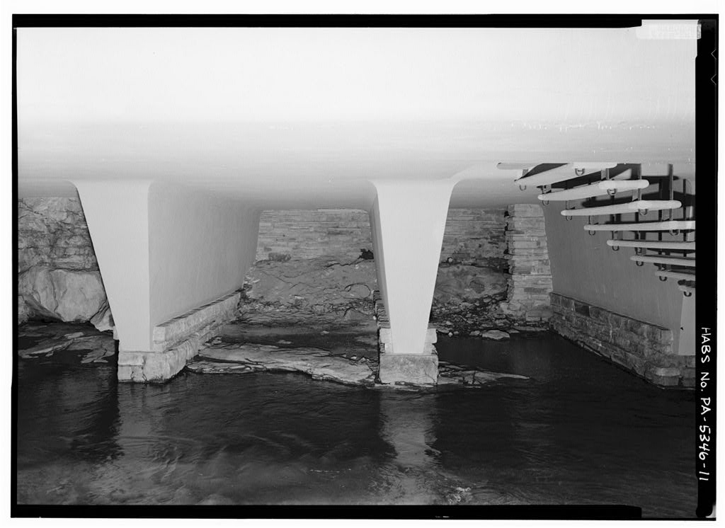 Maison sur la cascade - Données, Photos et Plans - WikiArquitectura